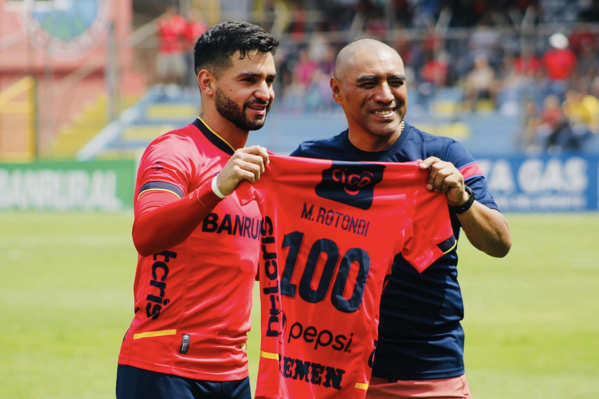 Rotondi el guía – pentarojo